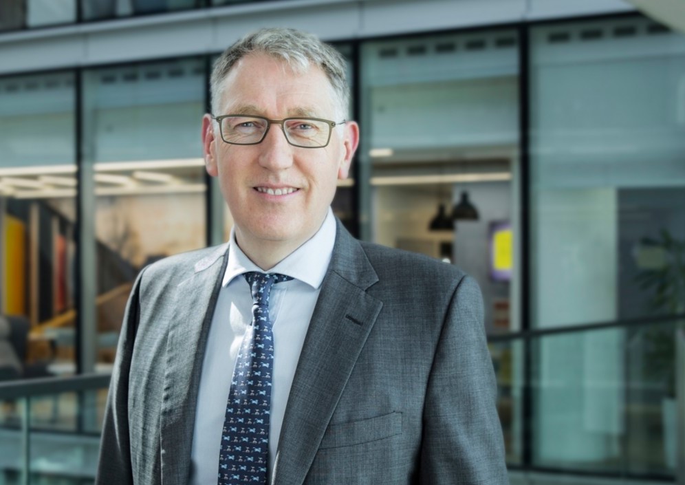 Chief execs turn "risk on", plan tech investment: EY CEO Survey