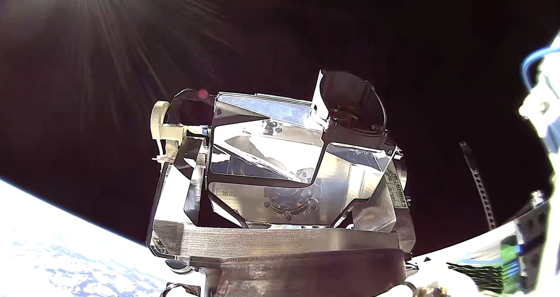 SpaceX's new "mini laser" fuels missile tech speculation