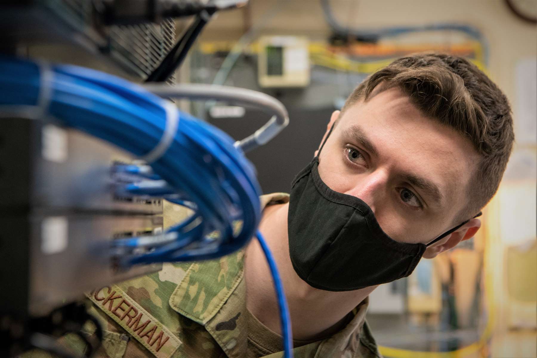 Pentagon says hackers “roam freely” in its IT systems